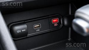 Синий Киа Niro 2020 в Рига, объемом двигателя 1.60 л и пробегом 65 тыс. км за 18900 €, фото 15 на AUTOMOTO.COM.LV