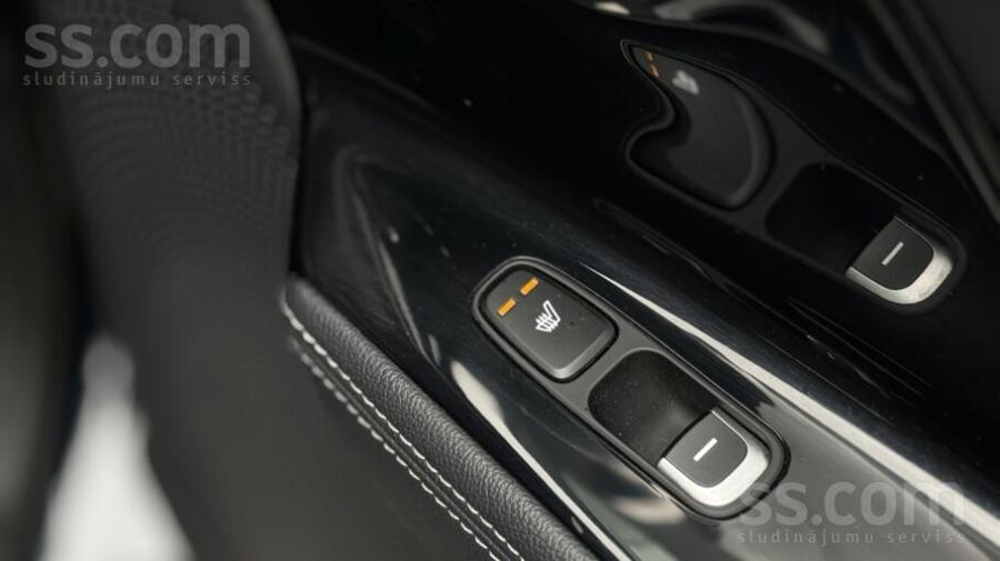 Синий Киа Niro 2020 в Рига, объемом двигателя 1.60 л и пробегом 65 тыс. км за 18900 €, фото 16 на AUTOMOTO.COM.LV