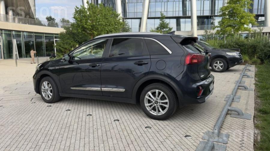 Zils Kia Niro 2020 Rīga, ar dzinēja tilpumu 1.60 L un nobraukumu 65 tūkst. km par 18500 €, foto 4 vietnē AUTOMOTO.COM.LV