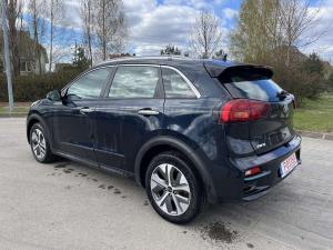 Blue Kia Niro 2020 in Taurage, with an engine capacity of 0.00 L and mileage of 212 thousand km for 12600 €, photo 7 on AUTOMOTO.COM.LV