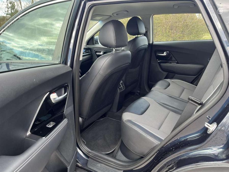 Blue Kia Niro 2020 in Taurage, with an engine capacity of 0.00 L and mileage of 212 thousand km for 12600 €, photo 8 on AUTOMOTO.COM.LV