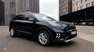 Blue Kia Niro 2020 in Riga, with an engine capacity of 1.58 L and mileage of 65 thousand km for 18490 €, photo 4 on AUTOMOTO.COM.LV
