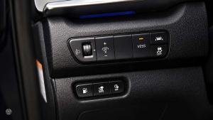 Blue Kia Niro 2020 in Riga, with an engine capacity of 1.58 L and mileage of 65 thousand km for 18490 €, photo 15 on AUTOMOTO.COM.LV