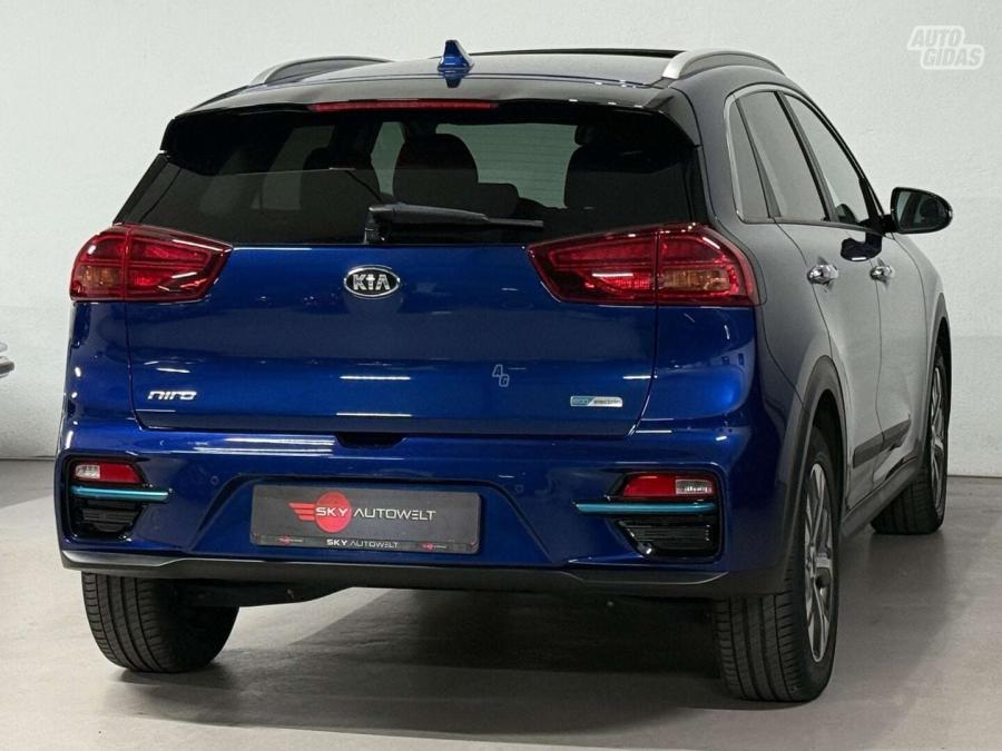 Blue Kia Niro 2021 in Kaunas, with an engine capacity of 0.00 L and mileage of 47 thousand km for 24264 €, photo 3 on AUTOMOTO.COM.LV