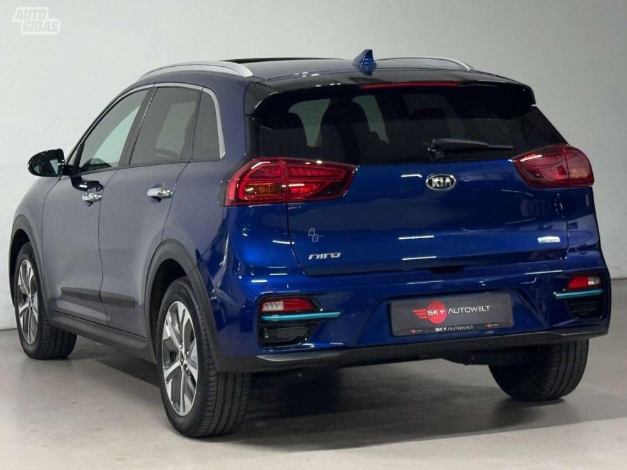 Blue Kia Niro 2021 in Kaunas, with an engine capacity of 0.00 L and mileage of 47 thousand km for 24264 €, photo 4 on AUTOMOTO.COM.LV