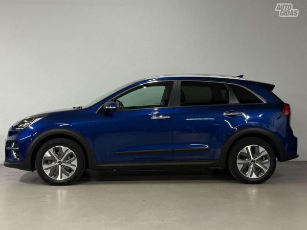 Blue Kia Niro 2021 in Kaunas, with an engine capacity of 0.00 L and mileage of 47 thousand km for 24264 €, photo 6 on AUTOMOTO.COM.LV