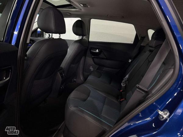 Blue Kia Niro 2021 in Kaunas, with an engine capacity of 0.00 L and mileage of 47 thousand km for 24264 €, photo 10 on AUTOMOTO.COM.LV