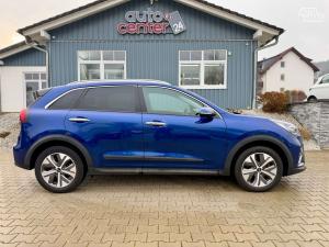Blue Kia Niro 2021 in Kaunas, with an engine capacity of 0.00 L and mileage of 61 thousand km for 21678 €, photo 2 on AUTOMOTO.COM.LV