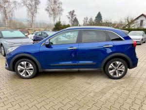 Blue Kia Niro 2021 in Kaunas, with an engine capacity of 0.00 L and mileage of 61 thousand km for 21678 €, photo 4 on AUTOMOTO.COM.LV