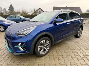 Blue Kia Niro 2021 in Kaunas, with an engine capacity of 0.00 L and mileage of 61 thousand km for 21678 €, photo 5 on AUTOMOTO.COM.LV