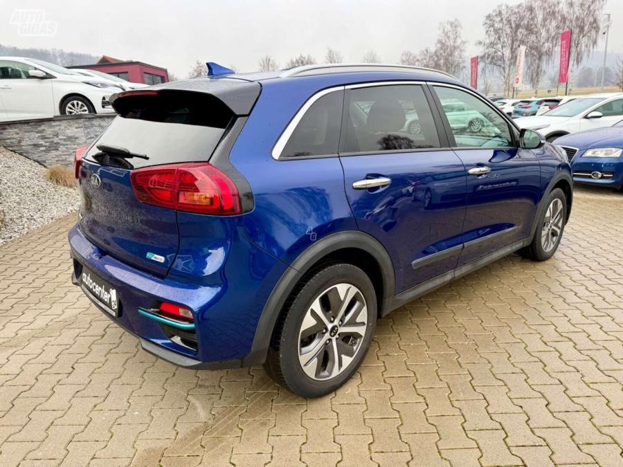 Blue Kia Niro 2021 in Kaunas, with an engine capacity of 0.00 L and mileage of 61 thousand km for 21678 €, photo 7 on AUTOMOTO.COM.LV