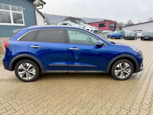 Blue Kia Niro 2021 in Kaunas, with an engine capacity of 0.00 L and mileage of 61 thousand km for 21678 €, photo 8 on AUTOMOTO.COM.LV