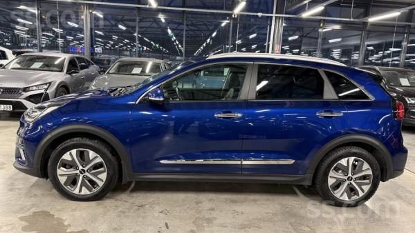 Zils Kia Niro 2021 Rīga, ar dzinēja tilpumu 1.60 L un nobraukumu 120 tūkst. km par 17900 €, foto 2 vietnē AUTOMOTO.COM.LV