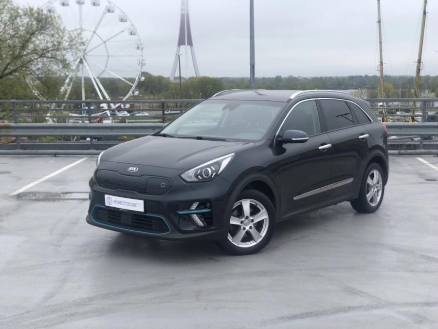 Blue Kia Niro 2021 in Riga, with an engine capacity of 0.00 L and mileage of 87 thousand km for 19900 €, photo 3 on AUTOMOTO.COM.LV