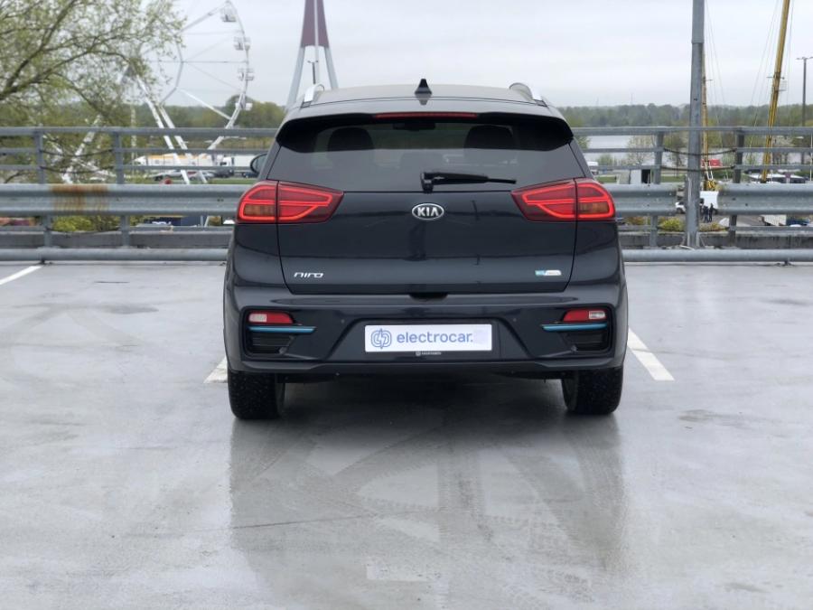 Blue Kia Niro 2021 in Riga, with an engine capacity of 0.00 L and mileage of 87 thousand km for 19900 €, photo 8 on AUTOMOTO.COM.LV