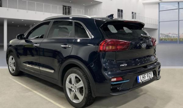 Blue Kia Niro 2021 in Riga, with an engine capacity of 0.00 L and mileage of 87 thousand km for 19900 €, photo 8 on AUTOMOTO.COM.LV