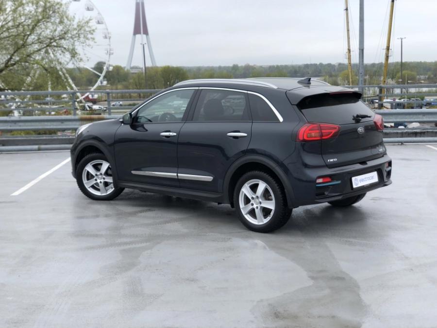 Blue Kia Niro 2021 in Riga, with an engine capacity of 0.00 L and mileage of 87 thousand km for 19900 €, photo 12 on AUTOMOTO.COM.LV