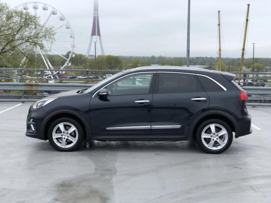 Blue Kia Niro 2021 in Riga, with an engine capacity of 0.00 L and mileage of 87 thousand km for 19900 €, photo 14 on AUTOMOTO.COM.LV