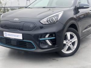 Blue Kia Niro 2021 in Riga, with an engine capacity of 0.00 L and mileage of 87 thousand km for 19900 €, photo 18 on AUTOMOTO.COM.LV