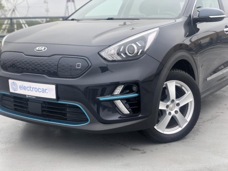Blue Kia Niro 2021 in Riga, with an engine capacity of 0.00 L and mileage of 87 thousand km for 19900 €, photo 18 on AUTOMOTO.COM.LV
