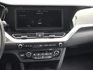 Blue Kia Niro 2021 in Riga, with an engine capacity of 0.00 L and mileage of 87 thousand km for 19900 €, photo 20 on AUTOMOTO.COM.LV