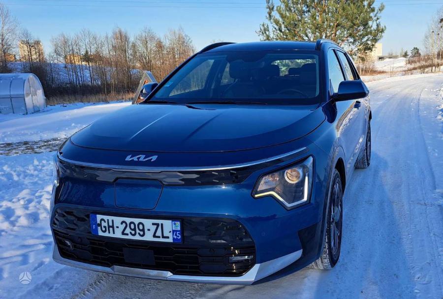 Zils Kia Niro 2022 Alīta, ar dzinēja tilpumu 0.00 L un nobraukumu 21 tūkst. km par 23800 €, foto 1 vietnē AUTOMOTO.COM.LV