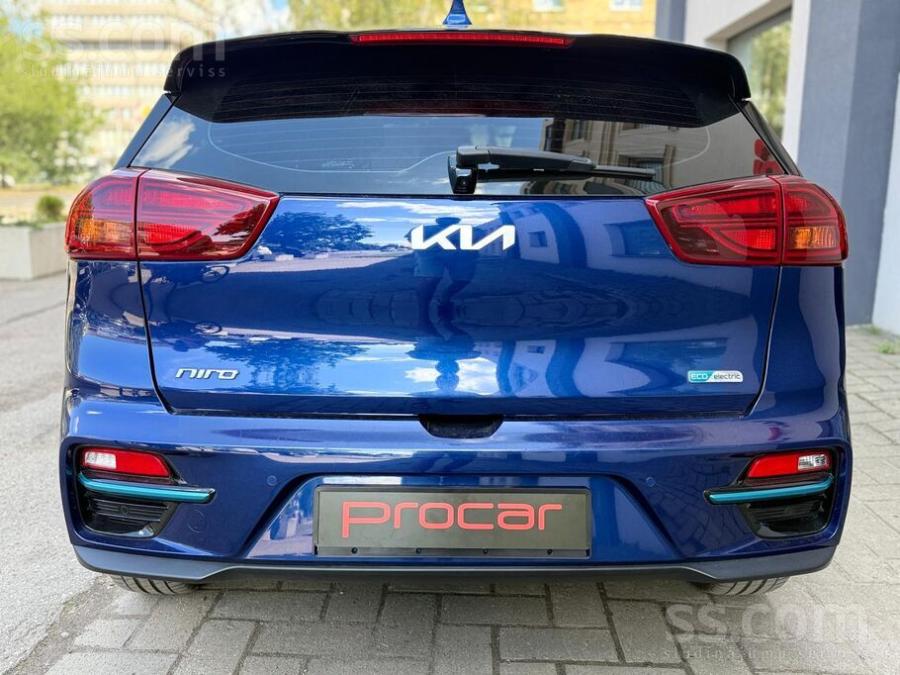 Синий Киа Niro 2022 в Рига, объемом двигателя 0.00 л и пробегом 30 тыс. км за 24990 €, фото 8 на AUTOMOTO.COM.LV
