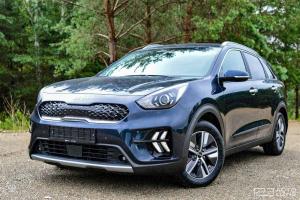 Blue Kia Niro 2022 in Kretinga, with an engine capacity of 1.60 L and mileage of 32 thousand km for 19788 €, photo 3 on AUTOMOTO.COM.LV