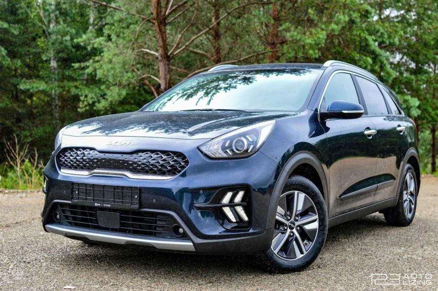 Blue Kia Niro 2022 in Kretinga, with an engine capacity of 1.60 L and mileage of 32 thousand km for 19788 €, photo 3 on AUTOMOTO.COM.LV