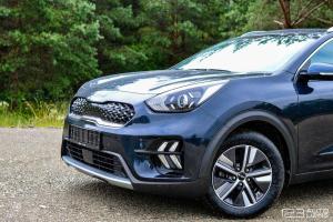 Blue Kia Niro 2022 in Kretinga, with an engine capacity of 1.60 L and mileage of 32 thousand km for 19788 €, photo 4 on AUTOMOTO.COM.LV