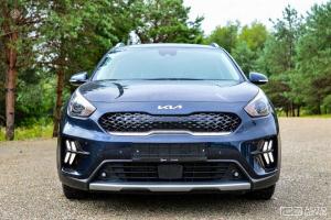Blue Kia Niro 2022 in Kretinga, with an engine capacity of 1.60 L and mileage of 32 thousand km for 19788 €, photo 5 on AUTOMOTO.COM.LV