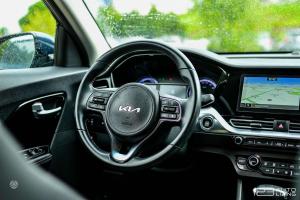Blue Kia Niro 2022 in Kretinga, with an engine capacity of 1.60 L and mileage of 32 thousand km for 19788 €, photo 15 on AUTOMOTO.COM.LV