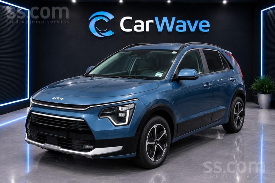 Blue Kia Niro 2022 in Riga, with an engine capacity of 1.60 L and mileage of 42 thousand km for 25900 €, photo 1 on AUTOMOTO.COM.LV