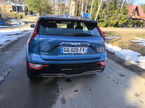 Blue Kia Niro 2023 in Vilnius, with an engine capacity of 0.00 L and mileage of 55 thousand km for 22000 €, photo 7 on AUTOMOTO.COM.LV