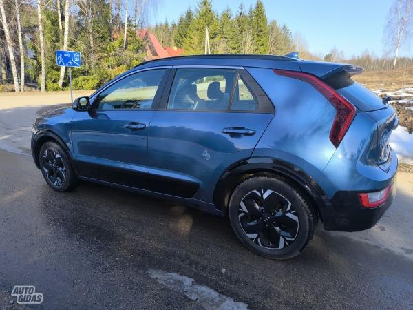 Blue Kia Niro 2023 in Vilnius, with an engine capacity of 0.00 L and mileage of 55 thousand km for 22000 €, photo 9 on AUTOMOTO.COM.LV