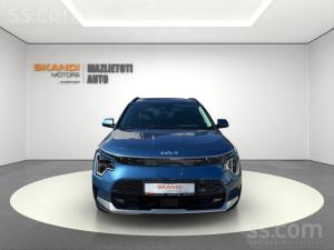 Синий Киа Niro 2023 в Рига, объемом двигателя 0.00 л и пробегом 18 тыс. км за 30990 €, фото 3 на AUTOMOTO.COM.LV