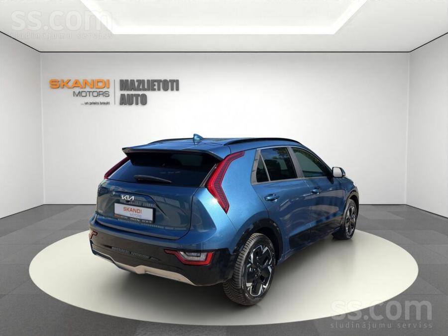 Синий Киа Niro 2023 в Рига, объемом двигателя 0.00 л и пробегом 18 тыс. км за 30990 €, фото 7 на AUTOMOTO.COM.LV
