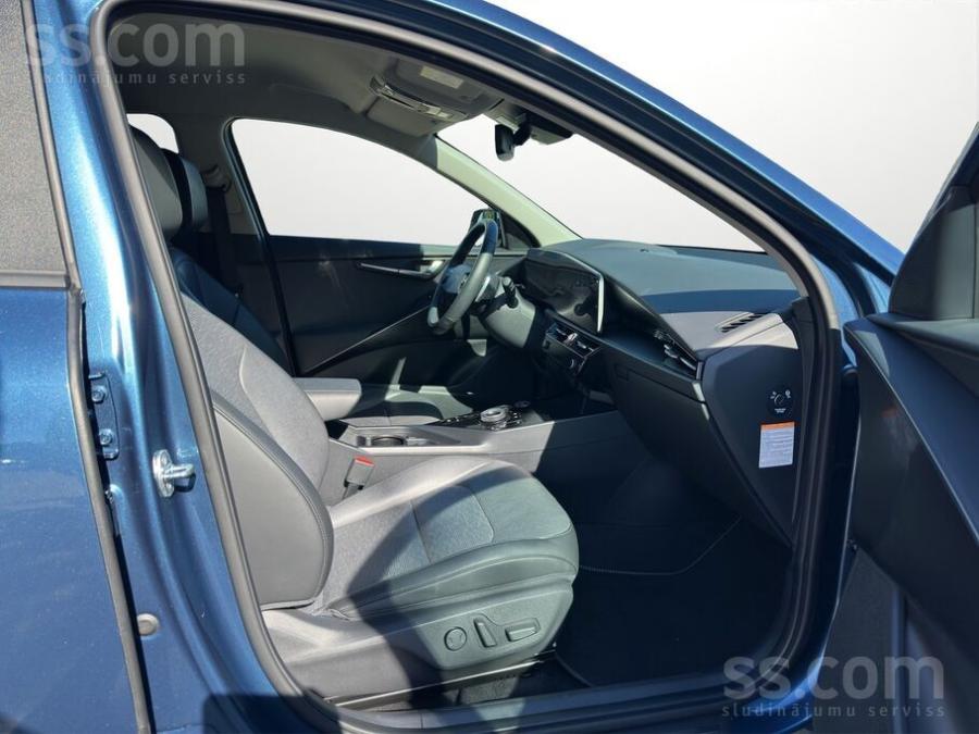 Синий Киа Niro 2023 в Рига, объемом двигателя 0.00 л и пробегом 18 тыс. км за 30990 €, фото 18 на AUTOMOTO.COM.LV