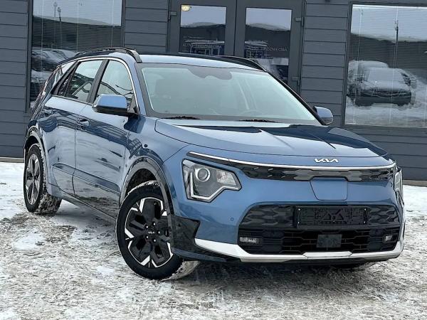 Blue Kia Niro 2023 in Jelgava, with an engine capacity of 0.00 L and mileage of 150 thousand km for 20000 €, photo 1 on AUTOMOTO.COM.LV