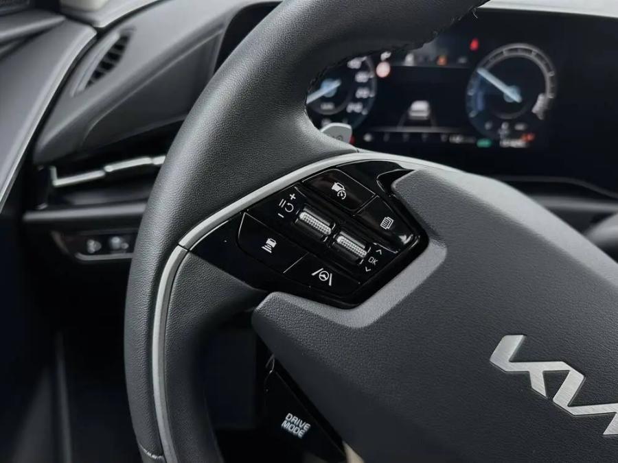 Синий Киа Niro 2023 в Елгава, объемом двигателя 0.00 л и пробегом 150 тыс. км за 20000 €, фото 20 на AUTOMOTO.COM.LV