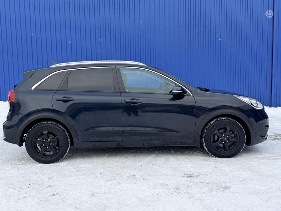 Zils Kia Niro 2017 Kauņa, ar dzinēja tilpumu 1.58 L un nobraukumu 89 tūkst. km par 13500 €, foto 8 vietnē AUTOMOTO.COM.LV