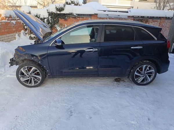 Zils Kia Niro 2018 Kauņa, ar dzinēja tilpumu 0.00 L un nobraukumu 128 tūkst. km par 2900 €, foto 10 vietnē AUTOMOTO.COM.LV