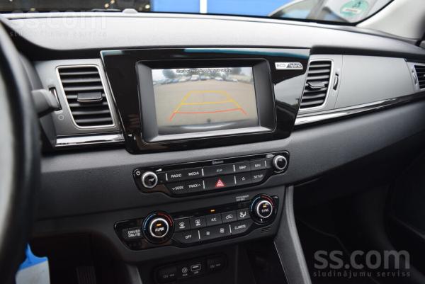 Синий Киа Niro 2019 в Рига, объемом двигателя 1.60 л и пробегом 177 тыс. км за 13500 €, фото 6 на AUTOMOTO.COM.LV