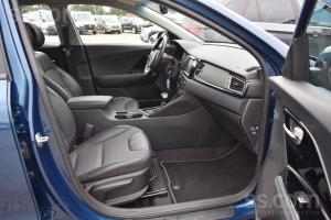 Blue Kia Niro 2019 in Riga, with an engine capacity of 1.60 L and mileage of 177 thousand km for 13500 €, photo 11 on AUTOMOTO.COM.LV