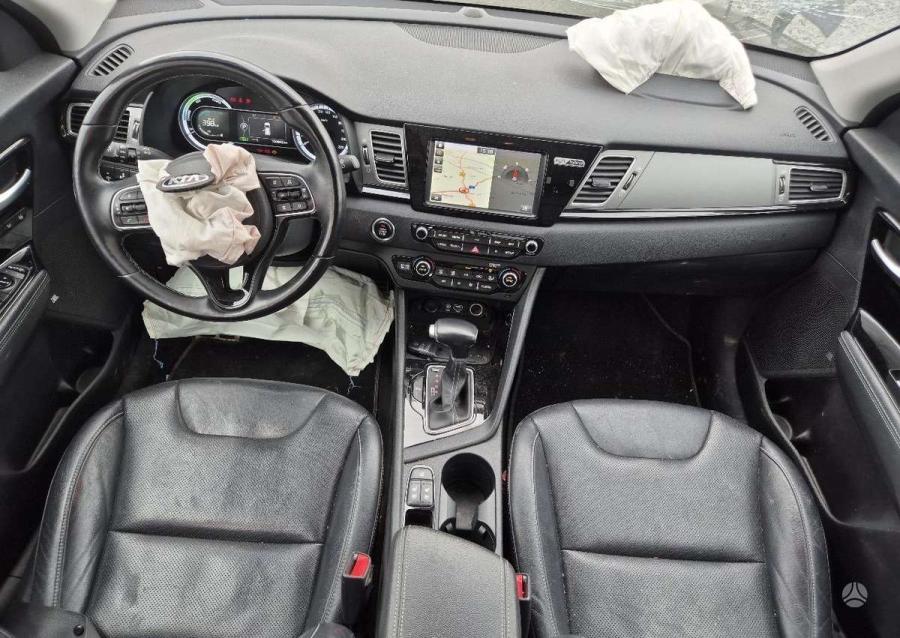 Zils Kia Niro 2019 Klaipėda, ar dzinēja tilpumu 1.58 L un nobraukumu 101 tūkst. km par 7300 €, foto 6 vietnē AUTOMOTO.COM.LV
