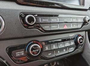 Zils Kia Niro 2019 Klaipėda, ar dzinēja tilpumu 1.58 L un nobraukumu 101 tūkst. km par 7300 €, foto 10 vietnē AUTOMOTO.COM.LV