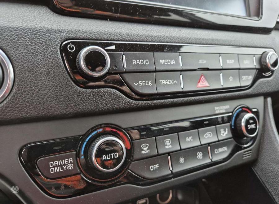 Zils Kia Niro 2019 Klaipėda, ar dzinēja tilpumu 1.58 L un nobraukumu 101 tūkst. km par 7300 €, foto 10 vietnē AUTOMOTO.COM.LV