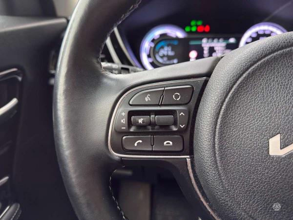 Zils Kia Niro 2021 Viļņa, ar dzinēja tilpumu 1.60 L un nobraukumu 43 tūkst. km par 18500 €, foto 9 vietnē AUTOMOTO.COM.LV