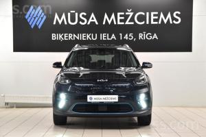 Blue Kia Niro 2021 in Riga, with an engine capacity of 1.60 L and mileage of 76 thousand km for 25490 €, photo 3 on AUTOMOTO.COM.LV