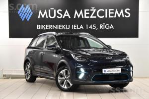 Blue Kia Niro 2021 in Riga, with an engine capacity of 1.60 L and mileage of 76 thousand km for 25490 €, photo 4 on AUTOMOTO.COM.LV